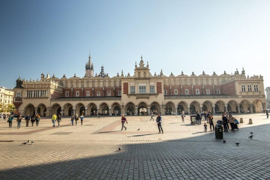 Krakow: City Highlights Sightseeing Private Car Tour - What to Expect from the Itinerary
