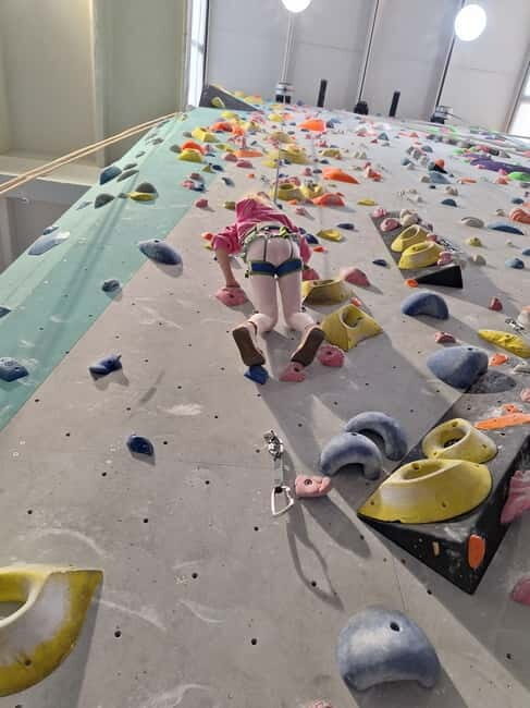 Krakow: Climbing Wall Entry Ticket with Roundtrip Transfer - What the Tour Includes and Excludes