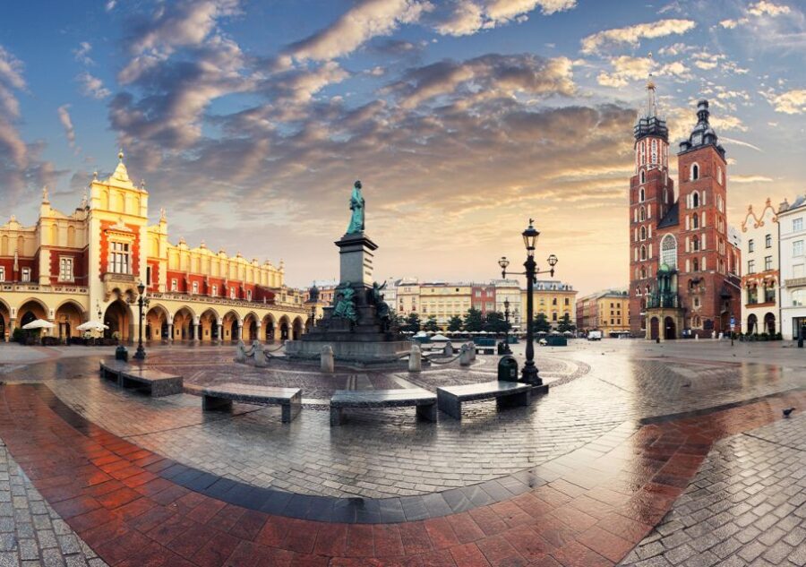 Krakow: Guided Old Town Tour - Authentic Experiences and Hidden Gems