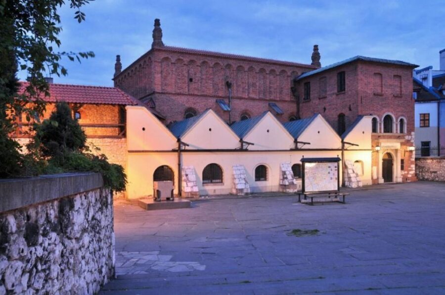 Krakow: Kazimierz Jewish Quarter Walking Tour - Who Should Consider This Tour?