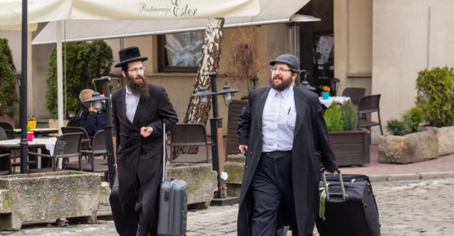 Krakow: Kazimierz, Schindler's Factory & Ghetto Guided Tour - What to Expect from the Guided Experience