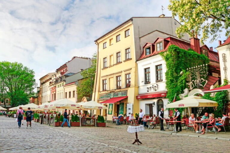 Krakow: Kazimierz, Schindler's Factory & Ghetto Guided Tour - Exploring the Itinerary: What You’ll See and Why It Matters
