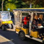 Krakow: Old Town by Golf Cart & Guided Tour of Wawel Castle - Detailed Breakdown of the Itinerary