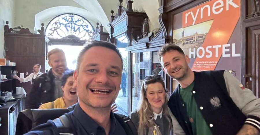 Krakow Old Town & Jewish Quarter: Private Walking Tour - Detailed Breakdown of the Itinerary