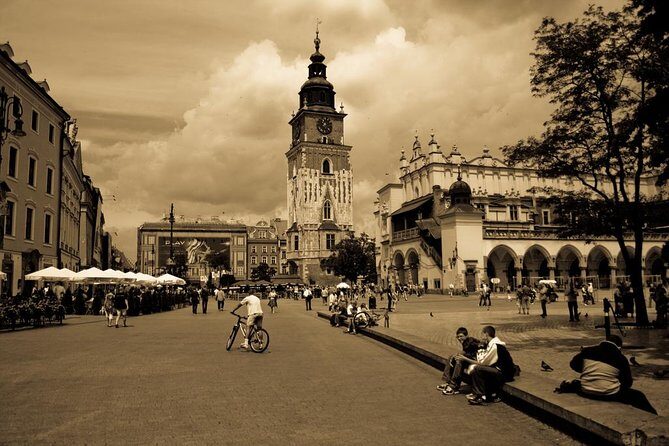 Krakow Private Walking Tour - Wawel Castle: Krakow’s Crown Jewel