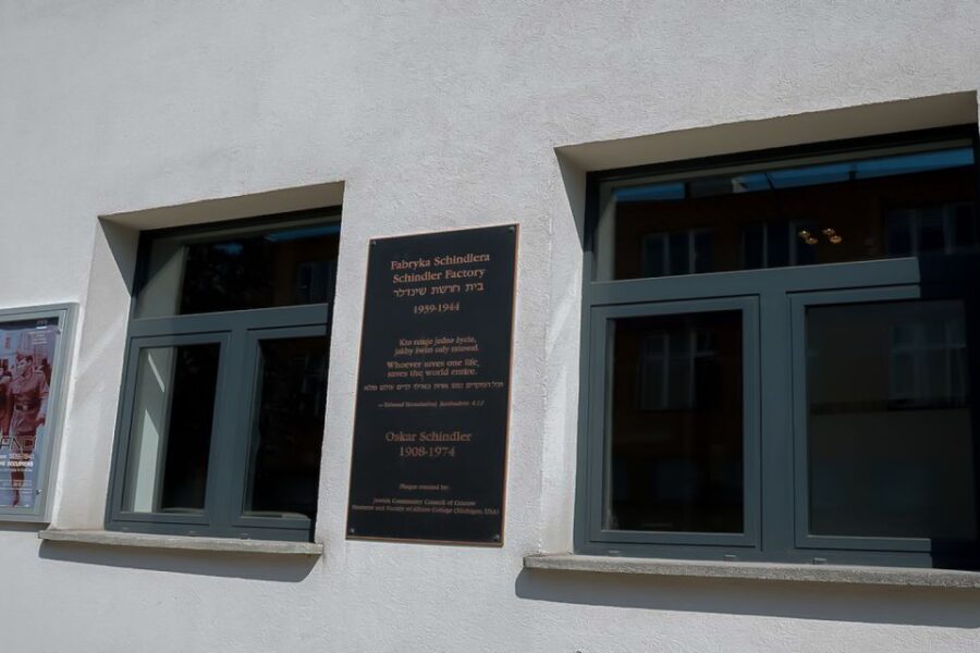 Krakow: Schindler's Factory & Ghetto Guided Tour - The Museum Experience: Inside Schindler’s Factory