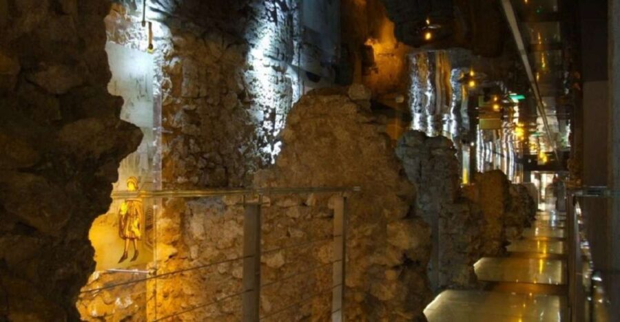 Krakow: Skip the Line Underground Museum Private Guided Tour - The Guided Tour: A Personal Touch