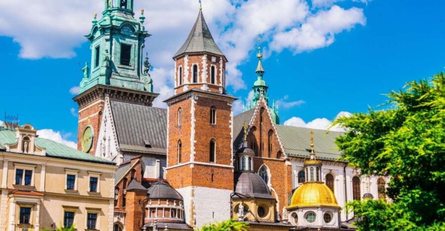 Krakow: Skip-the-Line Wawel Castle Royal Apartments Tour - The Itinerary: What to Expect