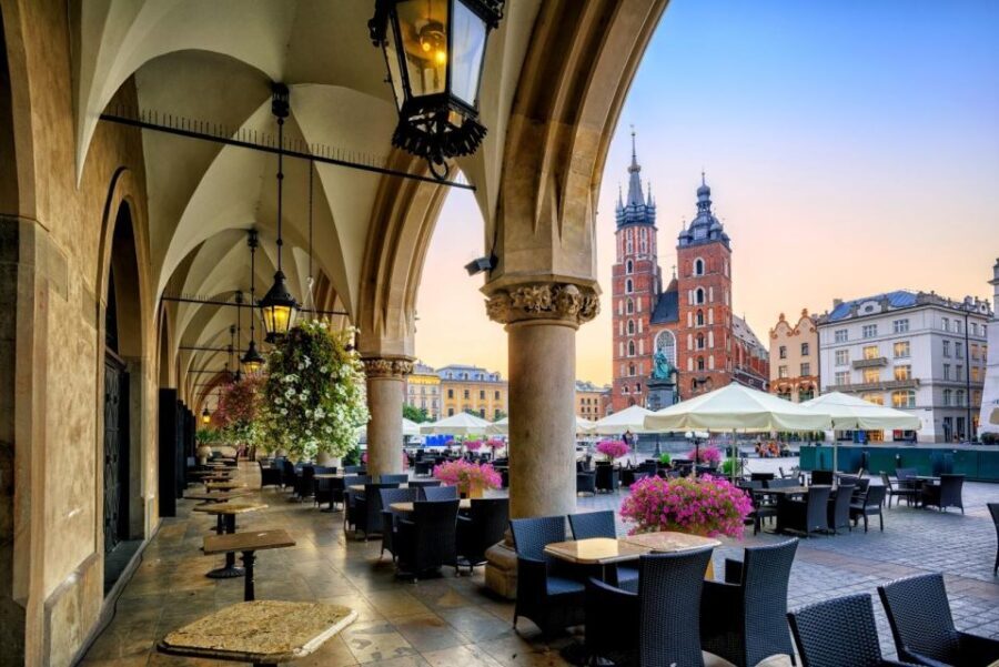 Krakow: St. Mary's Church and Rynek Underground Museum Tour - The Benefits of Booking This Tour