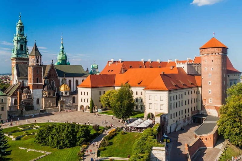 Krakow: Wawel Cathedral Guided Tour with Admission Tickets - Exploring Wawel Castle and Its Surroundings
