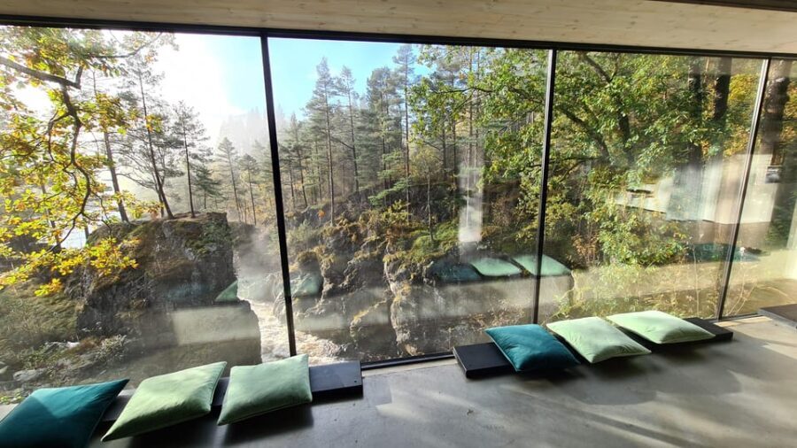 Kristiansand: Wild Salmon Center Guided Tour with Bus Ride - What This Tour Offers: A Closer Look