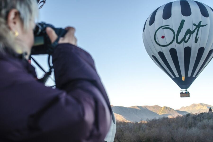 La Garrotxa Volcanoes Half-Day Hot Air Balloon Flight - Accessibility and Comfort