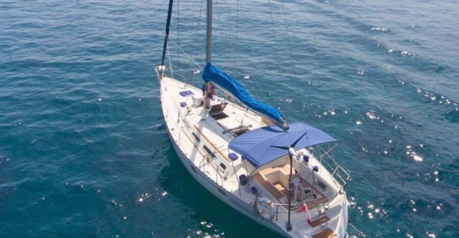 La Maddalena Arcipelago: sailing tour among the Islands - The Boat and Comfort