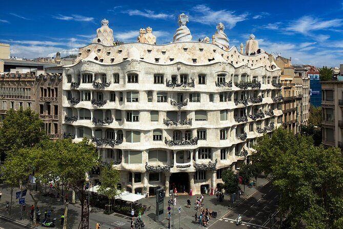 La Pedrera Guided Tour with Fast Track Access - What We Love About This Tour