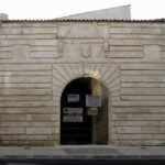 La Rochelle: Siege of La Rochelle Guided Walking Tour - The Itinerary in Detail