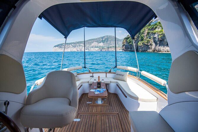La Spezia: Cinque Terre Tour with Lunch on Board 8 hours - How the Tour Balances Value and Experience