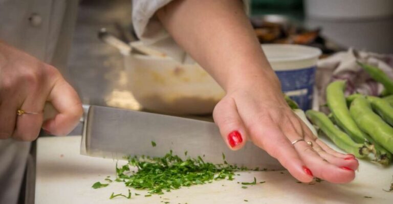 La Spezia: Market Visit and Seafood Cooking Class with Lunch - Why the Experience Works