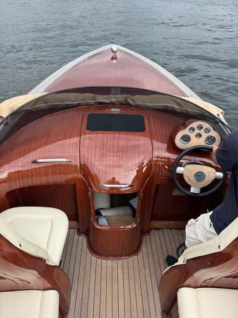 Lake Como 1 hour Luxury Private Wooden Boat Tour with driver - Value and Considerations