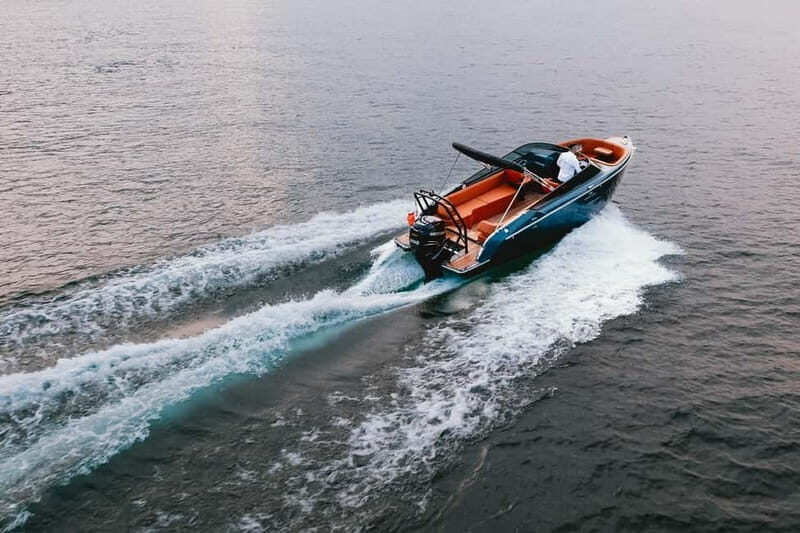 Lake Como: Private Boat Tour with Captain and Drinks - Exploring the Itinerary
