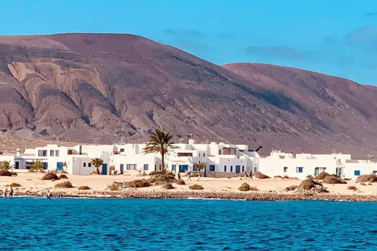 Lanzarote: Ferry to La Graciosa with Wi-Fi (free parking) - Who Should Consider This Experience?