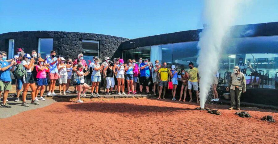 Lanzarote: Full-Day Island Highlights Tour - Transportation and logistics