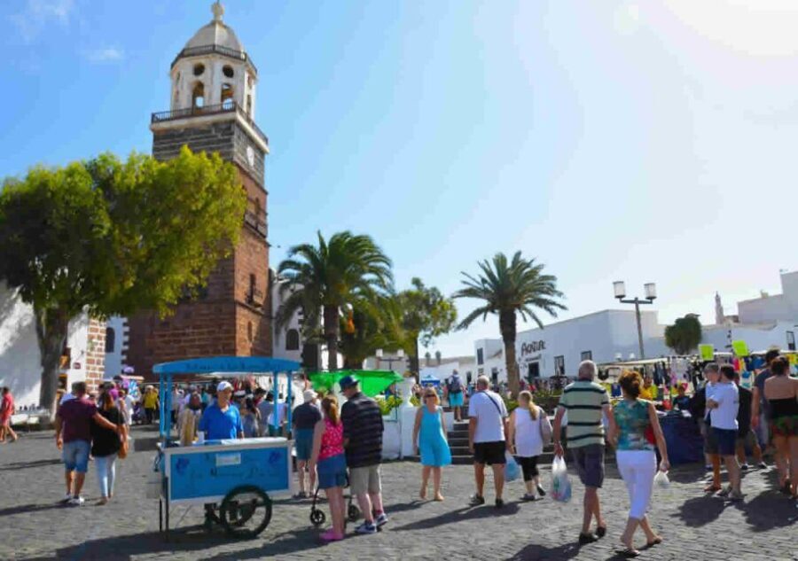 Lanzarote: Teguise Handicraft Market and La Graciosa Island - The Practical Side: Tips and Considerations