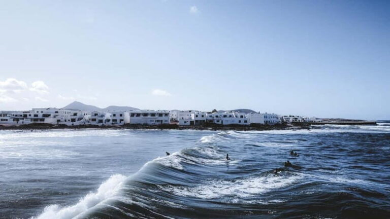Lanzarote's First Surf School - 2-hour or 4-hour classes - What to Expect During Your Lesson