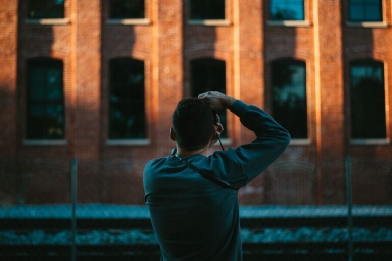 Lausanne: Capture the most Photogenic Spots with a Local - The Logistics and Value