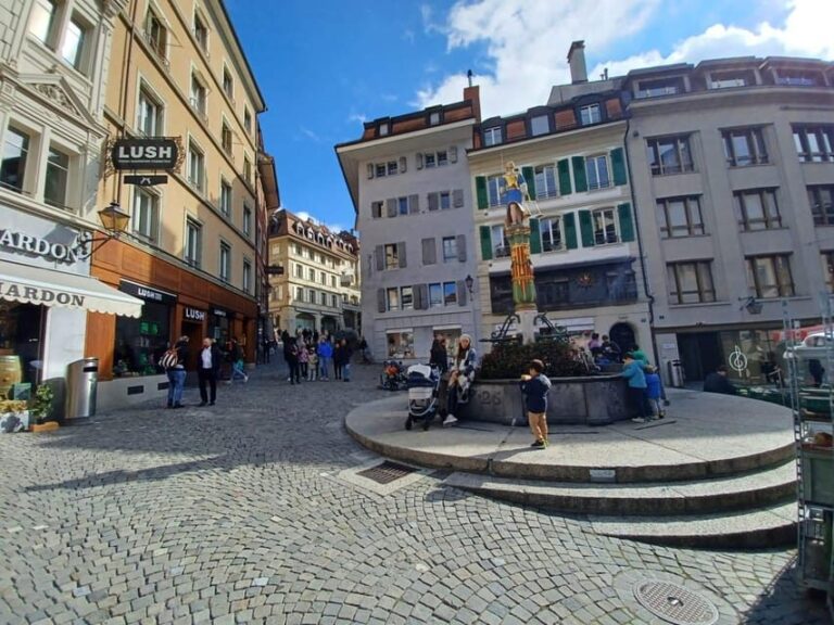 Lausanne: Private Chocolate and History Tour - A Closer Look at the Experience