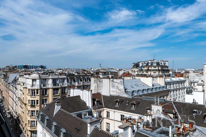 Le Marais and Seine River Dinner Cruise with Hotel pick up in Paris- 6 Hrs - Key Points