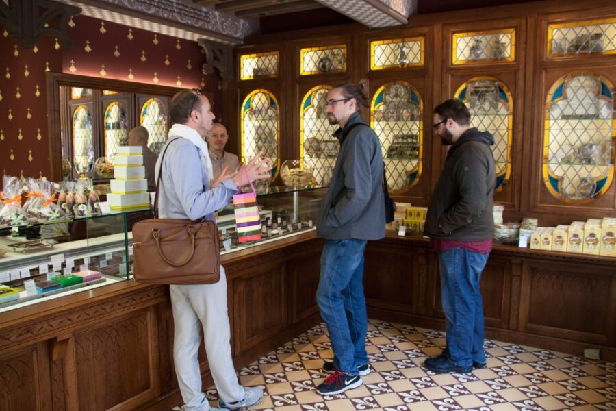 Le Marais: Pastry and Chocolate Food Tour - Who Should Consider This Tour?