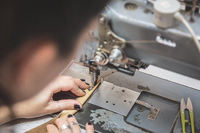 LEATHER GOODS WORKSHOP: Create and design your belt - A Practical Look at the Leather Workshop
