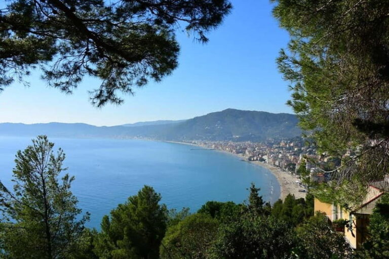 Liguria: tour of Alassio and Laigueglia in bloom - Who Should Consider This Tour?
