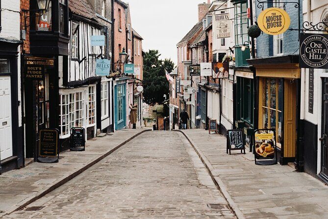 Lincoln Private Walking Tour - Art, Memorials, and City Gates