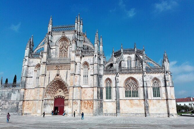 Lisboa to Coimbra, stops in Óbidos, Alcobaça, Batalha and Tomar - Who Should Consider This Tour?
