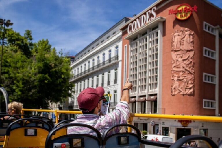 Lisbon: 1-or 2-Day Hop-On Hop-Off Bus Tour - The Itinerary Breakdown: Stops and Sights