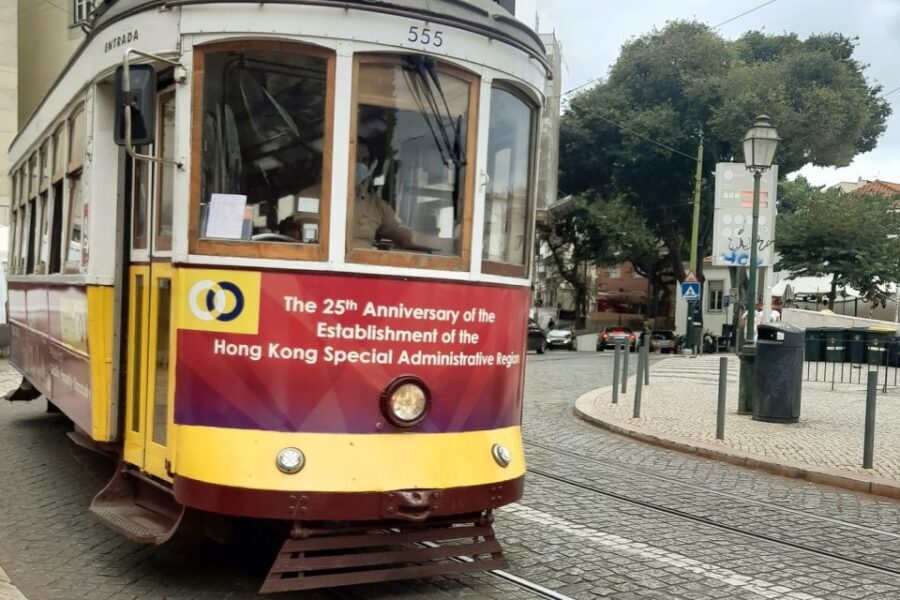 Lisbon: 1,5 Hours Historical Tuk Tour for Two Persons. - Why This Tour Works Well