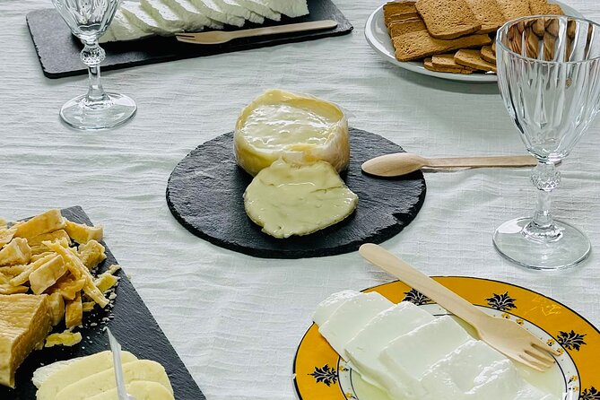 Lisbon Cheese Factory Visit, Wine Tasting and Tile Painting Tour - Key Points
