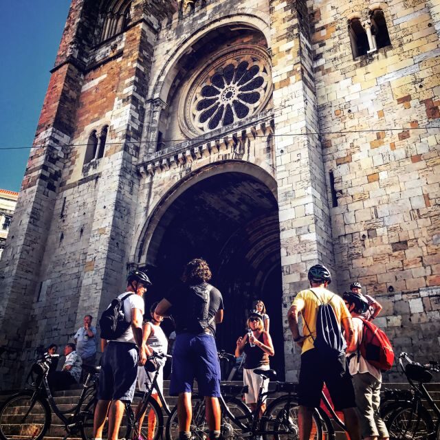 Lisbon: City Highlights and Viewpoints E-Bike Tour - Exploring Lisbon’s Old Quarters