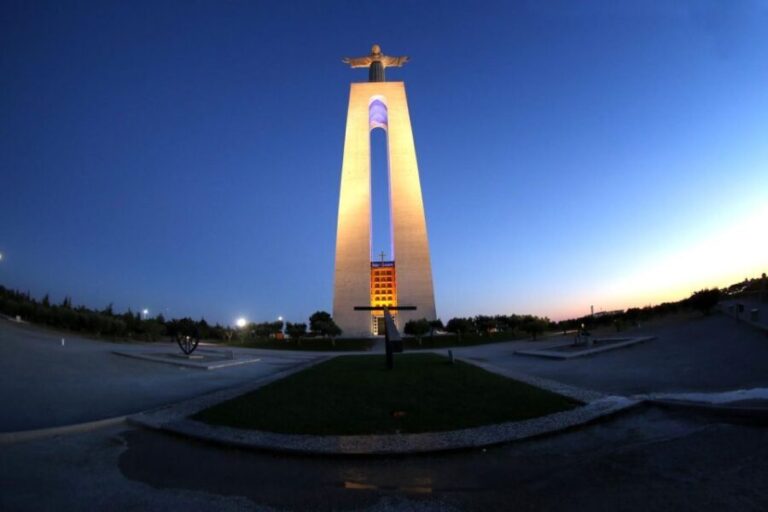 Lisbon: Discover Lisbon City wonders on a Private day tour! - Detailed Breakdown of the Itinerary