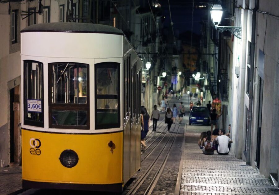 Lisbon: Fado Vadio Tour with Portuguese Tapas - What to Expect and What Not to Expect