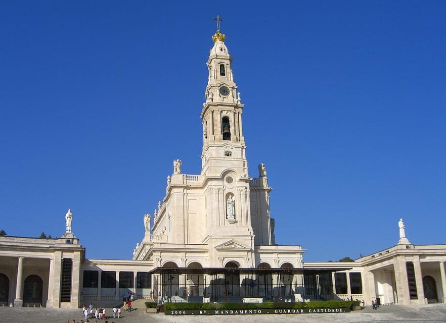 Lisbon: Fátima, Óbidos, and Nazaré Day Trip - A Closer Look at the Experience