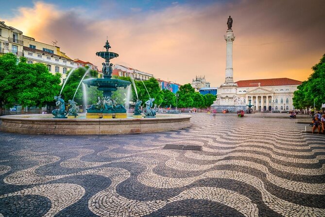 Lisbon Foodies Small-Group Walking Tour - Key Points