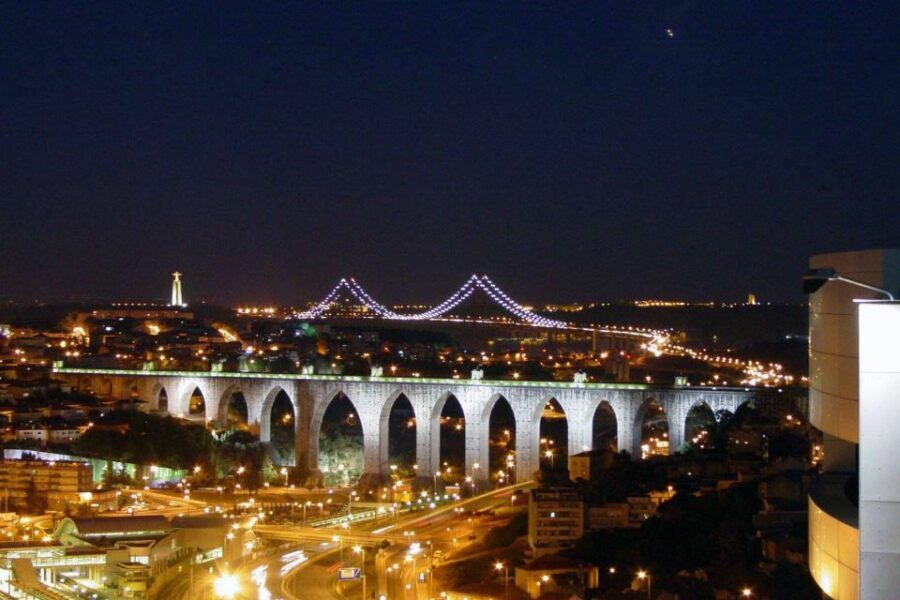 Lisbon: Half-Day Night Group Tour w/ Fado Dinner Show - What Makes This Tour Stand Out