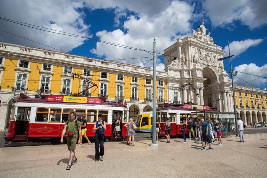 Lisbon: Hills Red Tram Tour by Tram 28 Route 24-Hour Ticket - How the Audio Guide Enhances the Experience