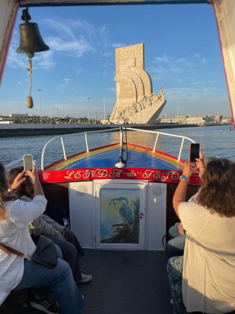 Lisbon: Live Guided Traditional Boat Sightseeing Cruise Tour - How the Itinerary Unfolds