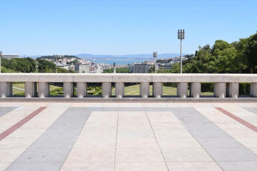 Lisbon: Private City Sightseeing Tour - Architectural Marvels and Maritime Heritage