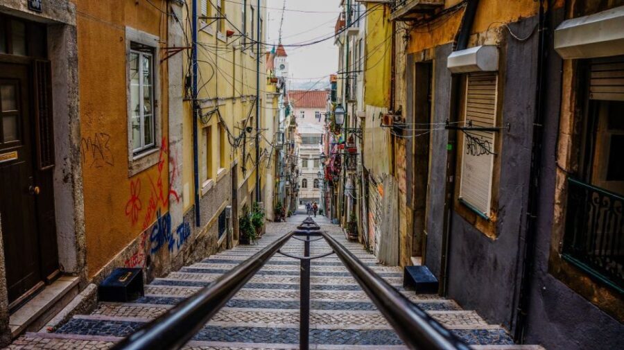 Lisbon: Private Expert City Tour by Eco Tuk Tuk - Exploring the Itinerary in Detail