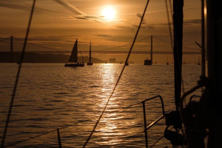 Lisbon: Private Sunset Sailing Tour with drinks - The Sum Up