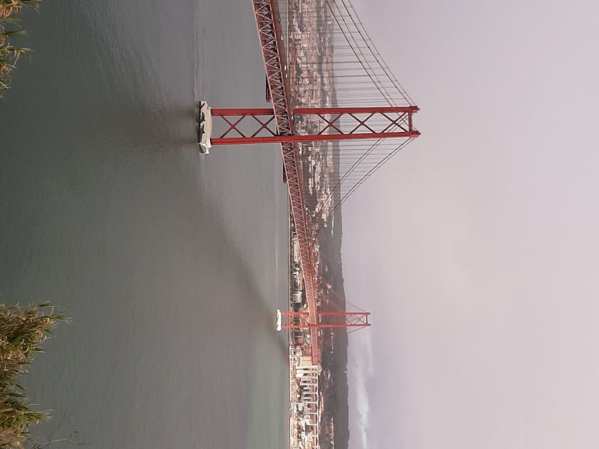 Lisbon: Private Tuk Tuk Tour Christ the King & Abril Bridge - Detailed Breakdown of the Itinerary